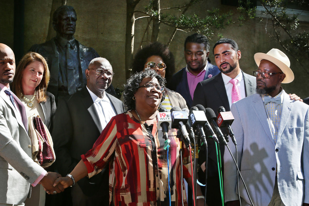 Ex-police officer Michael Slager pleads guilty to civil rights charge ...